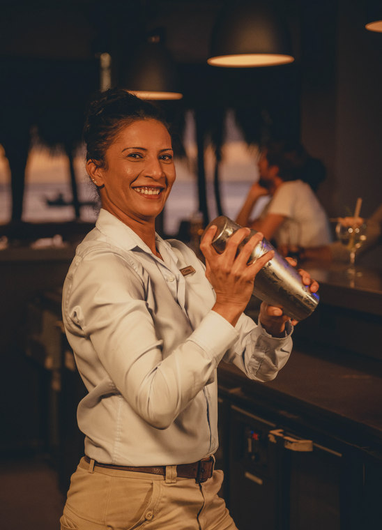 Barmaid – Beachcomber Group